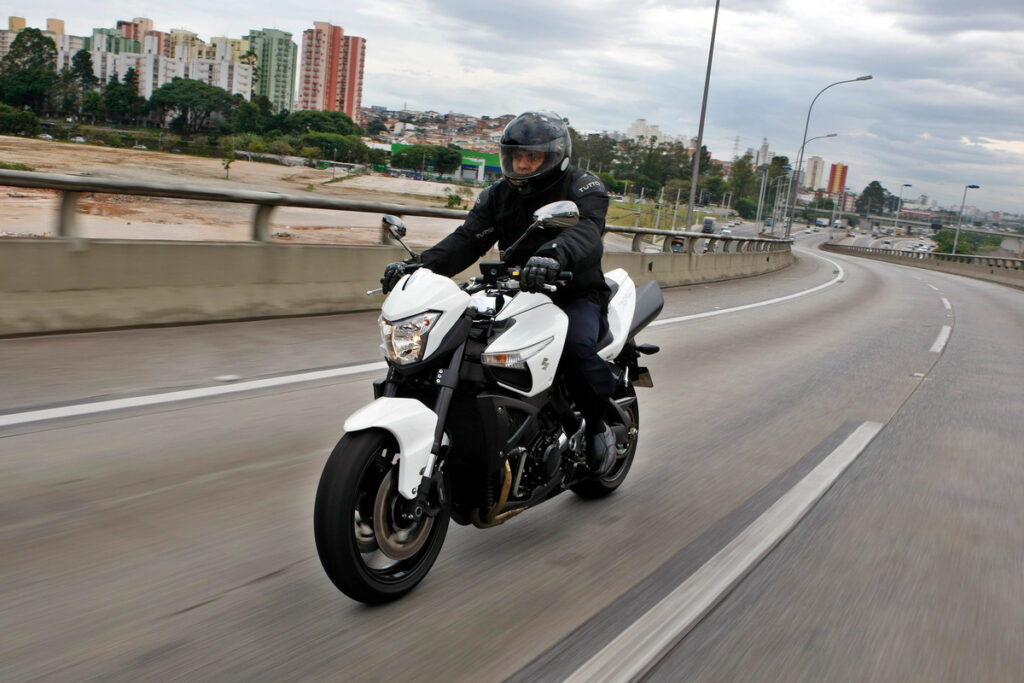 Motos 4 cilindros: veja quais são as 5 mais baratas 2025